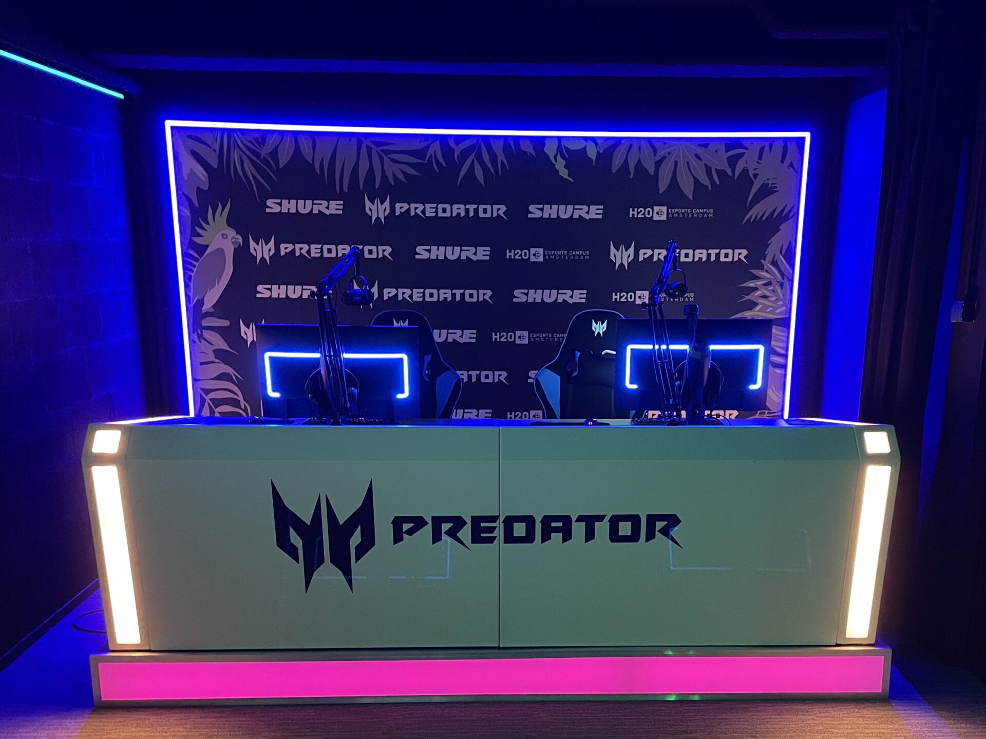 Predator Streaming Studio - ready to go for influencers, streamers and ...